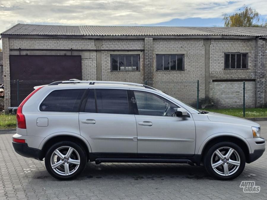 Grey Volvo XC90 2008 in Silute, with an engine capacity of 2.40 L and mileage of 370 thousand km for 4900 €, photo 7 on AUTOMOTO.COM.LV