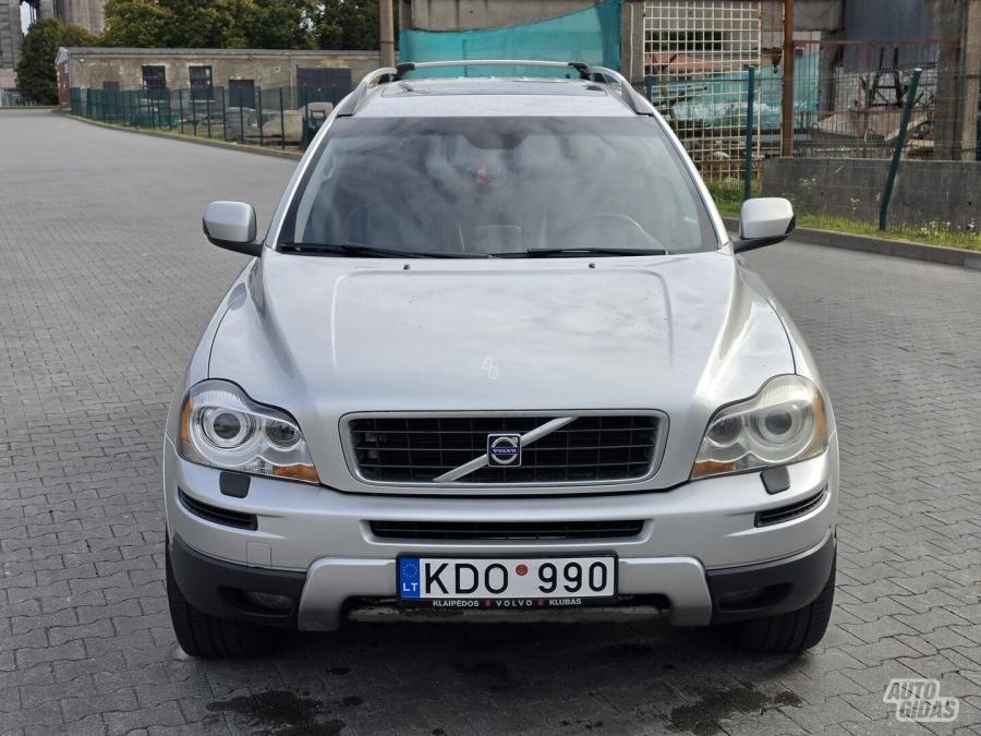 Grey Volvo XC90 2008 in Silute, with an engine capacity of 2.40 L and mileage of 370 thousand km for 4900 €, photo 8 on AUTOMOTO.COM.LV
