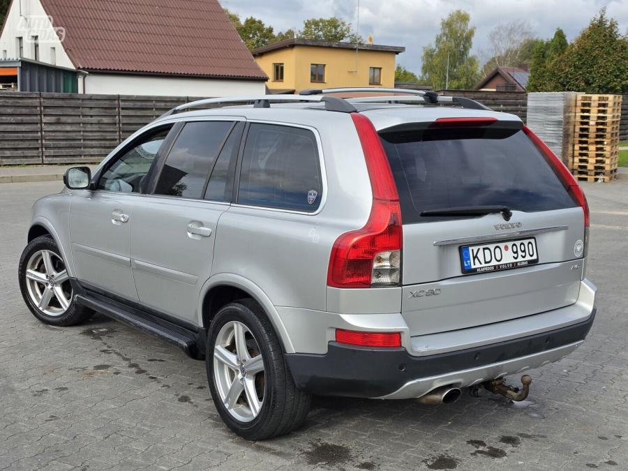 Grey Volvo XC90 2008 in Silute, with an engine capacity of 2.40 L and mileage of 370 thousand km for 4900 €, photo 9 on AUTOMOTO.COM.LV