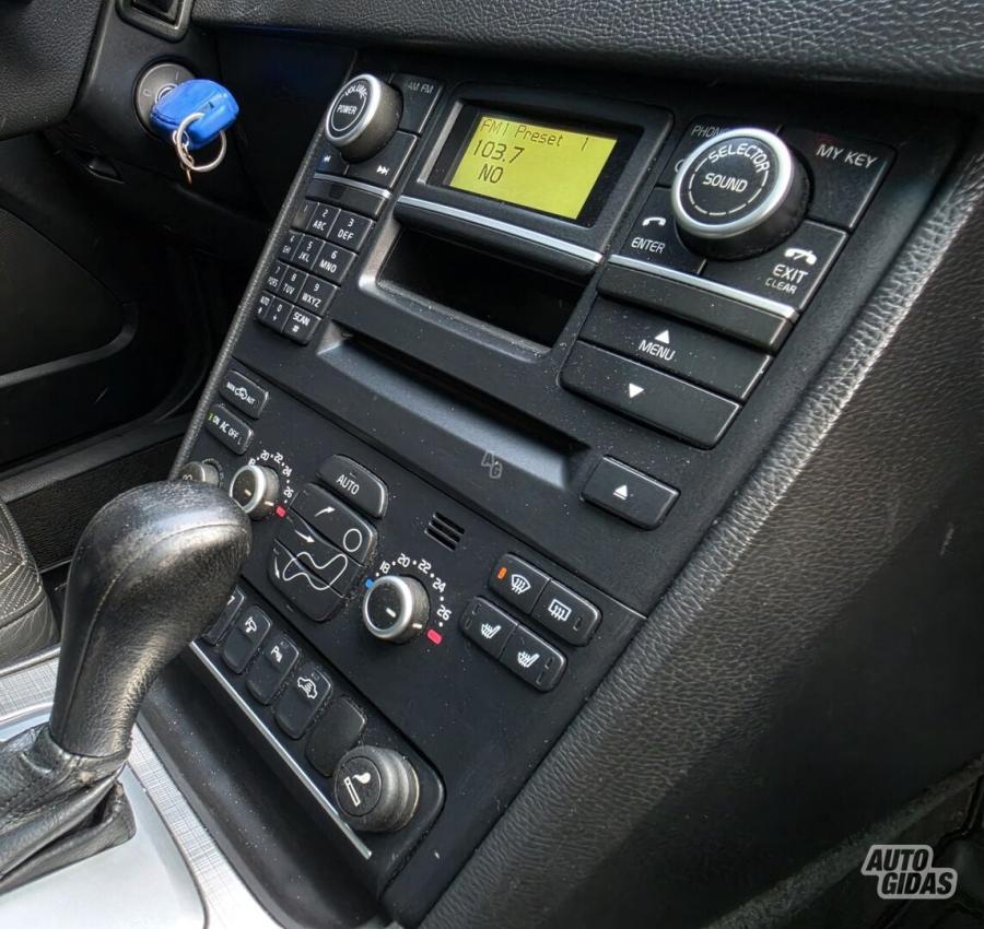 Grey Volvo XC90 2008 in Silute, with an engine capacity of 2.40 L and mileage of 370 thousand km for 4900 €, photo 20 on AUTOMOTO.COM.LV