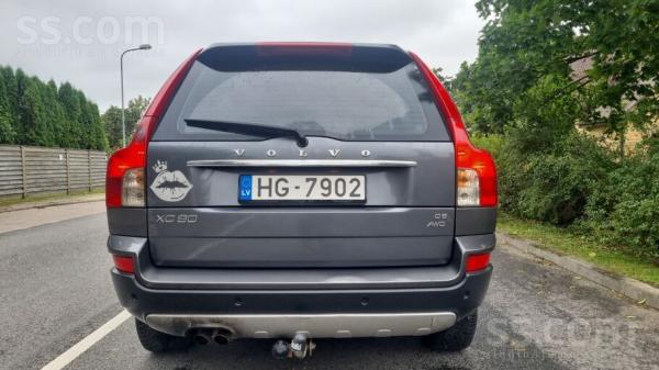 Grey Volvo XC90 2009 in Jelgava, with an engine capacity of 2.40 L and mileage of 550 thousand km for 3300 €, photo 5 on AUTOMOTO.COM.LV