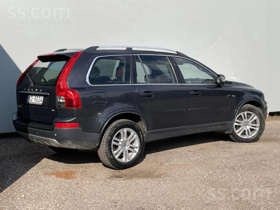 Grey Volvo XC90 2009 in Riga, with an engine capacity of 2.40 L and mileage of 363 thousand km for 6190 €, photo 3 on AUTOMOTO.COM.LV
