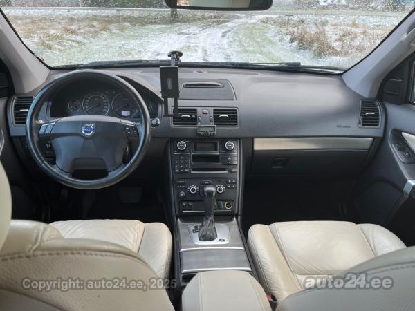 Pelēks Volvo XC90 2009 Tallina, ar dzinēja tilpumu 2.40 L un nobraukumu 258 tūkst. km par 8400 €, foto 5 vietnē AUTOMOTO.COM.LV