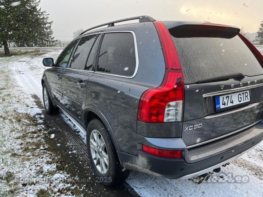 Grey Volvo XC90 2009 in Tallinn, with an engine capacity of 2.40 L and mileage of 258 thousand km for 8400 €, photo 18 on AUTOMOTO.COM.LV