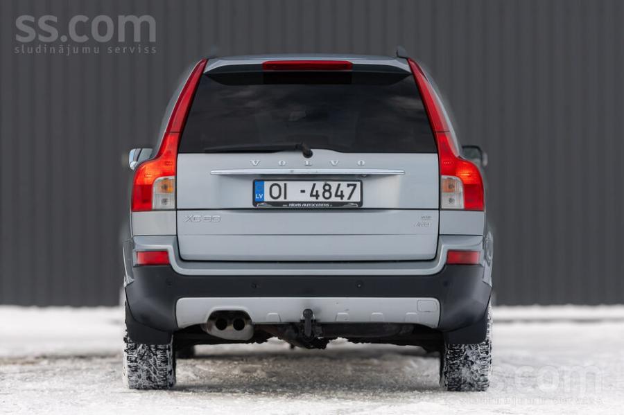 Grey Volvo XC90 2009 in Jelgava, with an engine capacity of 3.20 L and mileage of 0 thousand km for 6995 €, photo 6 on AUTOMOTO.COM.LV