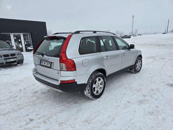 Pelēks Volvo XC90 2009 Marijampole, ar dzinēja tilpumu 2.40 L un nobraukumu 280 tūkst. km par 5400 €, foto 4 vietnē AUTOMOTO.COM.LV