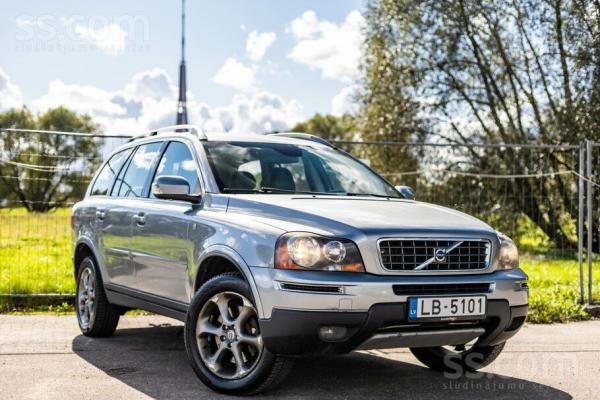 Grey Volvo XC90 2009 in Riga, with an engine capacity of 2.40 L and mileage of 389 thousand km for 5990 €, photo 2 on AUTOMOTO.COM.LV