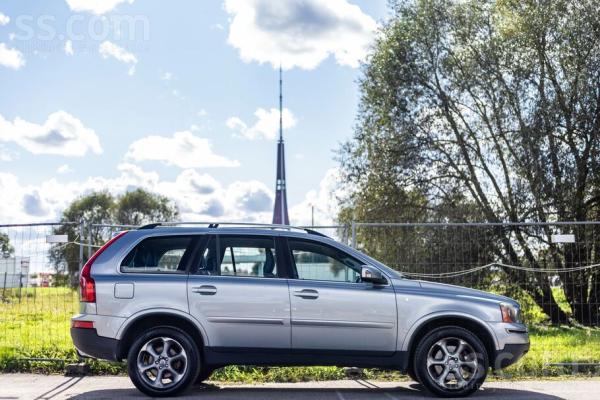 Grey Volvo XC90 2009 in Riga, with an engine capacity of 2.40 L and mileage of 389 thousand km for 5990 €, photo 5 on AUTOMOTO.COM.LV