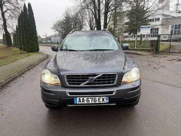 Pelēks Volvo XC90 2009 Tauragė, ar dzinēja tilpumu 2.40 L un nobraukumu 334 tūkst. km par 5990 €, foto 2 vietnē AUTOMOTO.COM.LV
