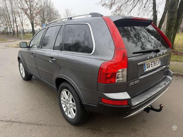 Pelēks Volvo XC90 2009 Tauragė, ar dzinēja tilpumu 2.40 L un nobraukumu 334 tūkst. km par 5990 €, foto 7 vietnē AUTOMOTO.COM.LV