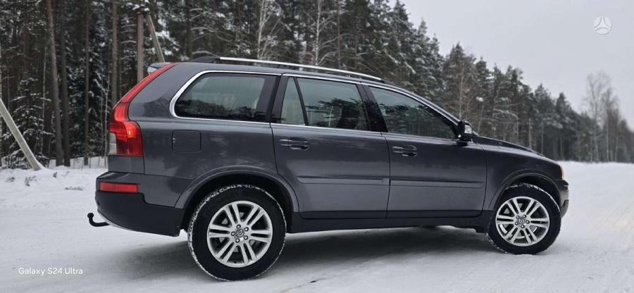 Grey Volvo XC90 2009 in Kazlu Ruda, with an engine capacity of 2.40 L and mileage of 288 thousand km for 7000 €, photo 6 on AUTOMOTO.COM.LV