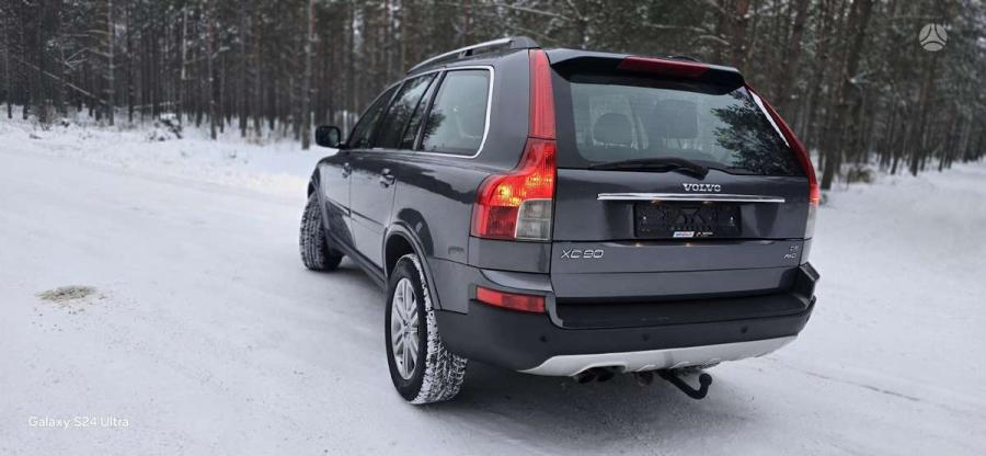 Grey Volvo XC90 2009 in Kazlu Ruda, with an engine capacity of 2.40 L and mileage of 288 thousand km for 7000 €, photo 7 on AUTOMOTO.COM.LV