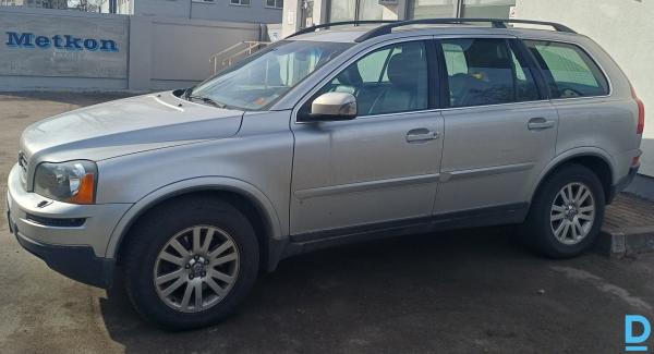 Pelēks Volvo XC90 2009 Rīga, ar dzinēja tilpumu 2.40 L un nobraukumu 331 tūkst. km par 5000 €, foto 1 vietnē AUTOMOTO.COM.LV