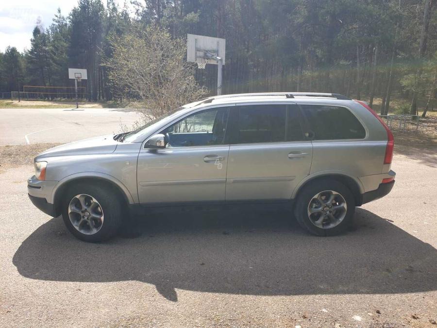 Grey Volvo XC90 2009 in Vilnius, with an engine capacity of 2.40 L and mileage of 258 thousand km for 7900 €, photo 4 on AUTOMOTO.COM.LV