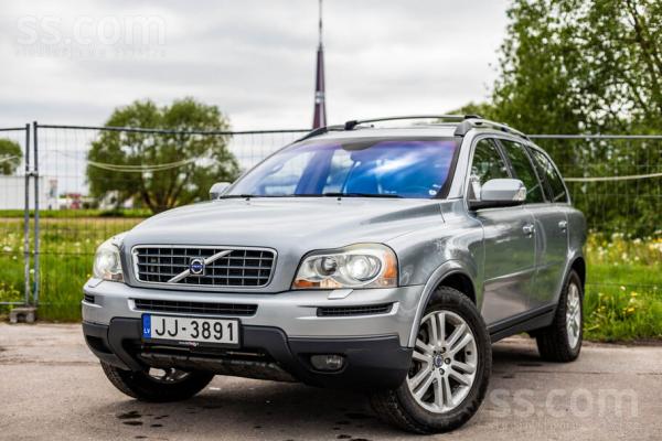 Grey Volvo XC90 2009 in Riga, with an engine capacity of 2.40 L and mileage of 332 thousand km for 6990 €, photo 1 on AUTOMOTO.COM.LV