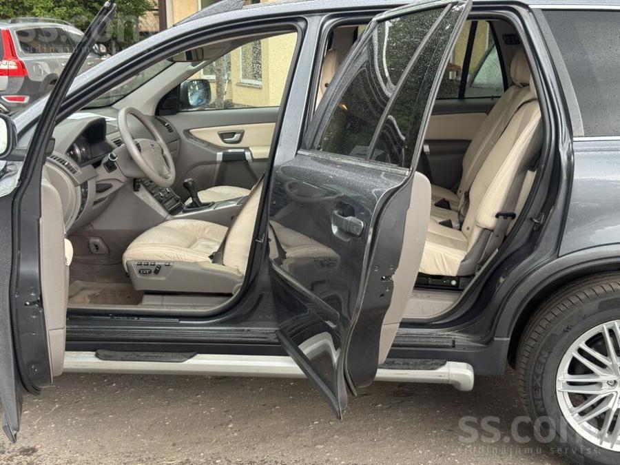 Pelēks Volvo XC90 2009 Rīga, ar dzinēja tilpumu 2.40 L un nobraukumu 237 tūkst. km par 10500 €, foto 13 vietnē AUTOMOTO.COM.LV