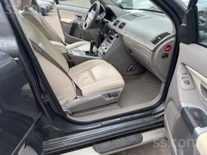 Pelēks Volvo XC90 2009 Rīga, ar dzinēja tilpumu 2.40 L un nobraukumu 237 tūkst. km par 10500 €, foto 16 vietnē AUTOMOTO.COM.LV