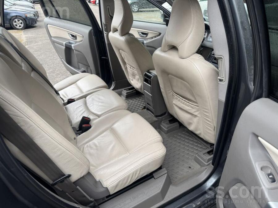Pelēks Volvo XC90 2009 Rīga, ar dzinēja tilpumu 2.40 L un nobraukumu 237 tūkst. km par 10500 €, foto 17 vietnē AUTOMOTO.COM.LV