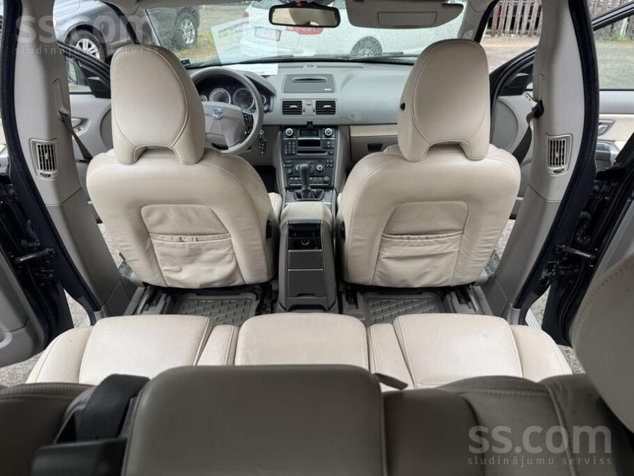 Pelēks Volvo XC90 2009 Rīga, ar dzinēja tilpumu 2.40 L un nobraukumu 237 tūkst. km par 10500 €, foto 25 vietnē AUTOMOTO.COM.LV