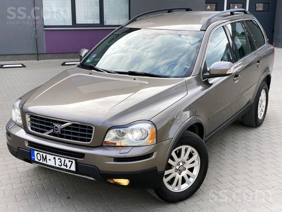 Grey Volvo XC90 2009 in Riga, with an engine capacity of 2.50 L and mileage of 270 thousand km for 6800 €, photo 1 on AUTOMOTO.COM.LV