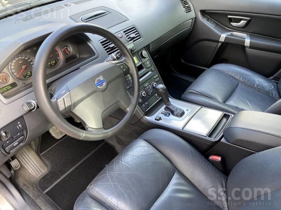 Grey Volvo XC90 2009 in Riga, with an engine capacity of 2.50 L and mileage of 270 thousand km for 6800 €, photo 10 on AUTOMOTO.COM.LV