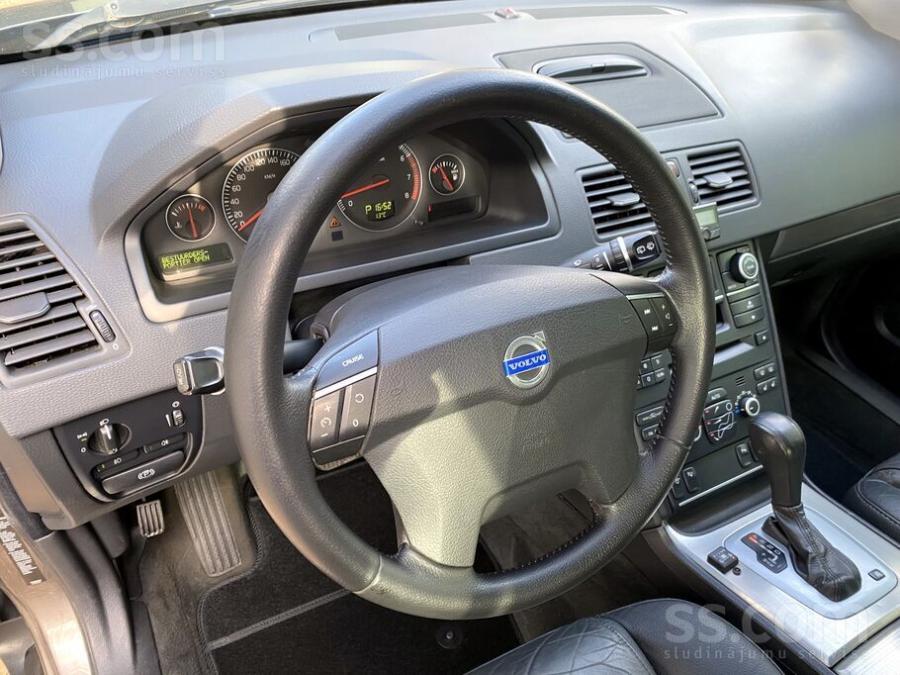 Grey Volvo XC90 2009 in Riga, with an engine capacity of 2.50 L and mileage of 270 thousand km for 6800 €, photo 16 on AUTOMOTO.COM.LV
