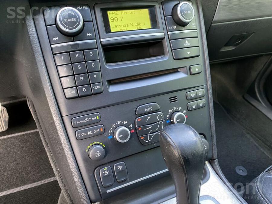 Grey Volvo XC90 2009 in Riga, with an engine capacity of 2.50 L and mileage of 270 thousand km for 6800 €, photo 18 on AUTOMOTO.COM.LV