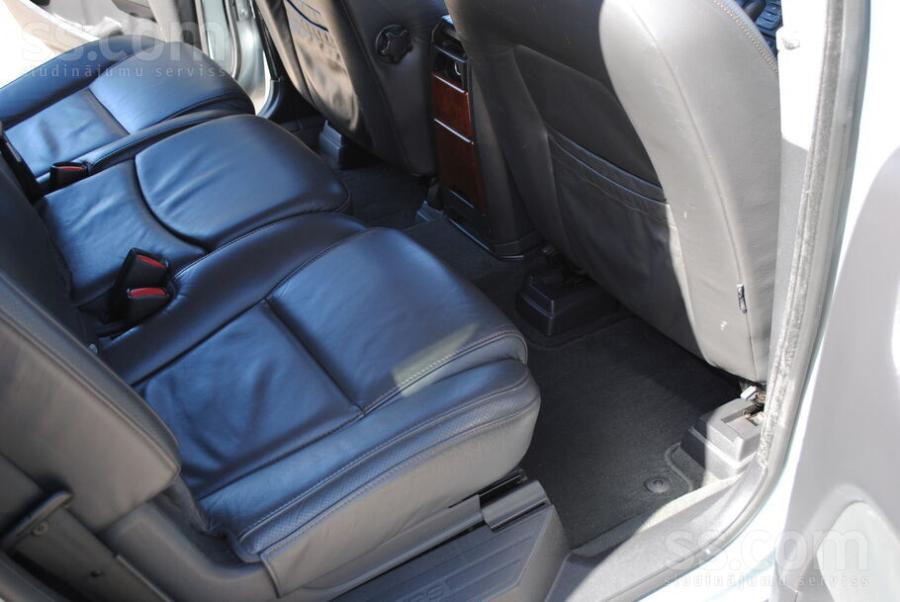 Grey Volvo XC90 2009 in Riga, with an engine capacity of 2.40 L and mileage of 245 thousand km for 3800 €, photo 11 on AUTOMOTO.COM.LV