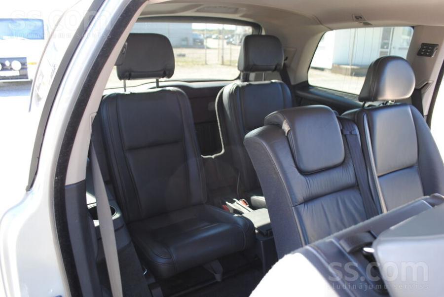 Grey Volvo XC90 2009 in Riga, with an engine capacity of 2.40 L and mileage of 245 thousand km for 3800 €, photo 14 on AUTOMOTO.COM.LV