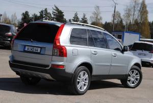 Grey Volvo XC90 2009 in Riga, with an engine capacity of 2.40 L and mileage of 245 thousand km for 7990 €, photo 3 on AUTOMOTO.COM.LV
