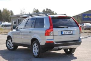 Grey Volvo XC90 2009 in Riga, with an engine capacity of 2.40 L and mileage of 245 thousand km for 7990 €, photo 4 on AUTOMOTO.COM.LV