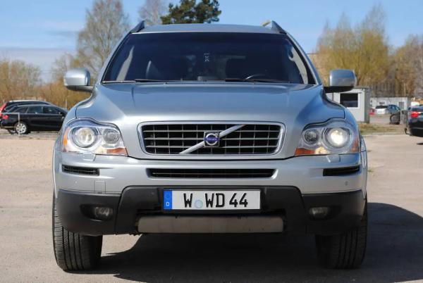 Pelēks Volvo XC90 2009 Rīga, ar dzinēja tilpumu 2.40 L un nobraukumu 245 tūkst. km par 7990 €, foto 5 vietnē AUTOMOTO.COM.LV