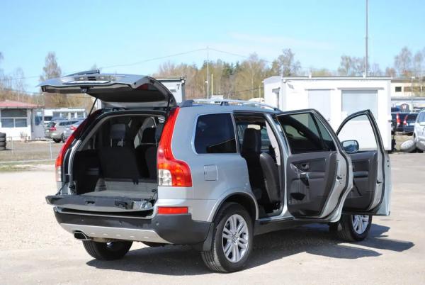 Pelēks Volvo XC90 2009 Rīga, ar dzinēja tilpumu 2.40 L un nobraukumu 245 tūkst. km par 7990 €, foto 7 vietnē AUTOMOTO.COM.LV