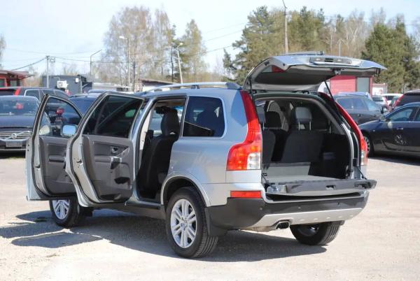 Pelēks Volvo XC90 2009 Rīga, ar dzinēja tilpumu 2.40 L un nobraukumu 245 tūkst. km par 7990 €, foto 9 vietnē AUTOMOTO.COM.LV