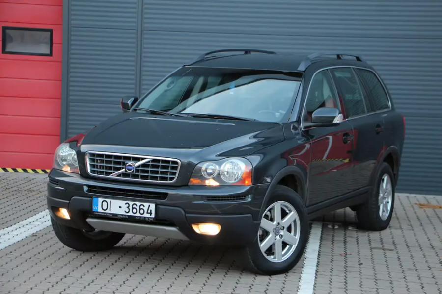 Pelēks Volvo XC90 2009 Mārupe, ar dzinēja tilpumu 2.40 L un nobraukumu 292 tūkst. km par 7750 €, foto 3 vietnē AUTOMOTO.COM.LV