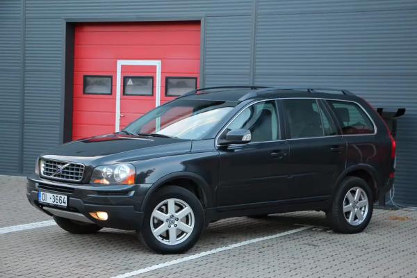 Grey Volvo XC90 2009 in Marupe, with an engine capacity of 2.40 L and mileage of 292 thousand km for 7750 €, photo 3 on AUTOMOTO.COM.LV