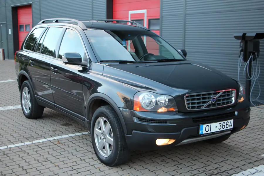 Pelēks Volvo XC90 2009 Mārupe, ar dzinēja tilpumu 2.40 L un nobraukumu 292 tūkst. km par 7750 €, foto 5 vietnē AUTOMOTO.COM.LV