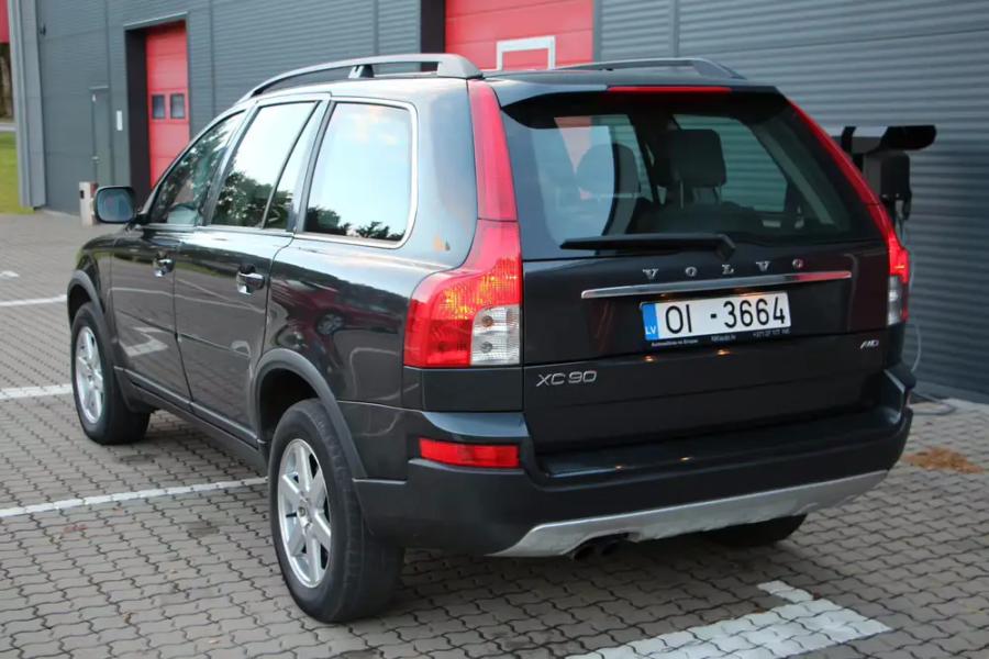 Pelēks Volvo XC90 2009 Mārupe, ar dzinēja tilpumu 2.40 L un nobraukumu 292 tūkst. km par 7750 €, foto 8 vietnē AUTOMOTO.COM.LV