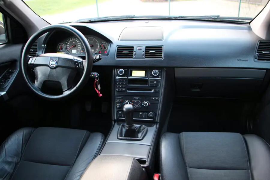 Pelēks Volvo XC90 2009 Mārupe, ar dzinēja tilpumu 2.40 L un nobraukumu 292 tūkst. km par 7750 €, foto 14 vietnē AUTOMOTO.COM.LV
