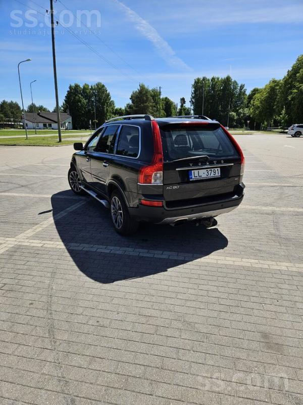 Pelēks Volvo XC90 2009 Jelgava, ar dzinēja tilpumu 2.40 L un nobraukumu 380 tūkst. km par 8100 €, foto 1 vietnē AUTOMOTO.COM.LV