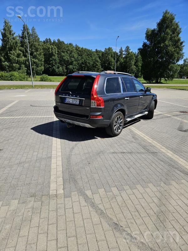 Pelēks Volvo XC90 2009 Jelgava, ar dzinēja tilpumu 2.40 L un nobraukumu 380 tūkst. km par 8100 €, foto 2 vietnē AUTOMOTO.COM.LV