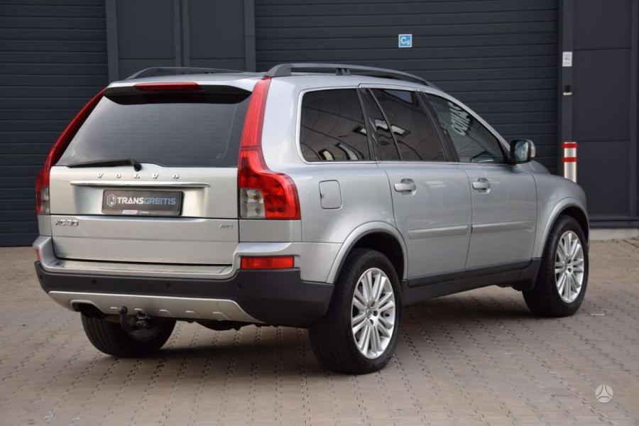 Pelēks Volvo XC90 2009 Viļņa, ar dzinēja tilpumu 2.40 L un nobraukumu 336 tūkst. km par 6999 €, foto 11 vietnē AUTOMOTO.COM.LV