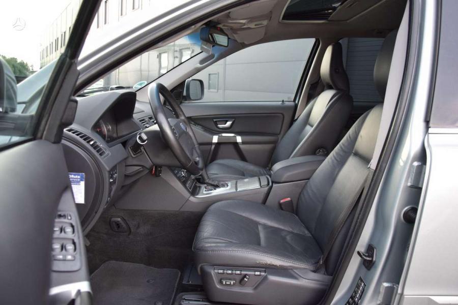 Pelēks Volvo XC90 2009 Viļņa, ar dzinēja tilpumu 2.40 L un nobraukumu 336 tūkst. km par 6999 €, foto 13 vietnē AUTOMOTO.COM.LV