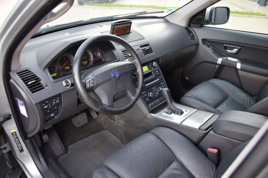 Pelēks Volvo XC90 2009 Viļņa, ar dzinēja tilpumu 2.40 L un nobraukumu 336 tūkst. km par 6999 €, foto 14 vietnē AUTOMOTO.COM.LV