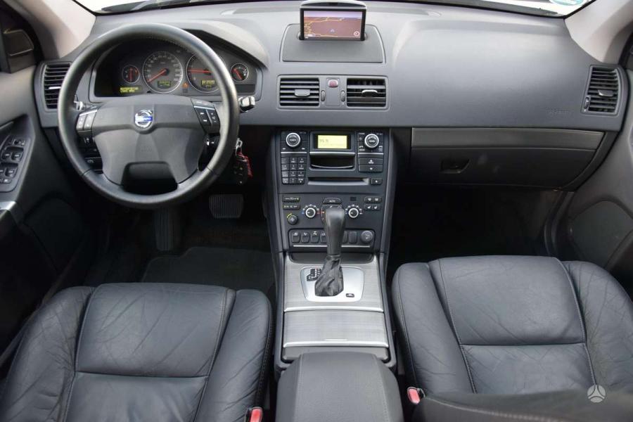 Pelēks Volvo XC90 2009 Viļņa, ar dzinēja tilpumu 2.40 L un nobraukumu 336 tūkst. km par 6999 €, foto 15 vietnē AUTOMOTO.COM.LV