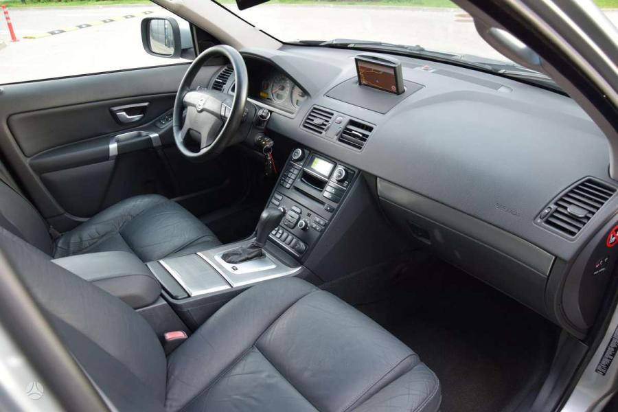 Pelēks Volvo XC90 2009 Viļņa, ar dzinēja tilpumu 2.40 L un nobraukumu 336 tūkst. km par 6999 €, foto 16 vietnē AUTOMOTO.COM.LV