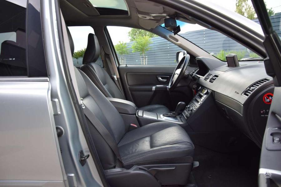 Pelēks Volvo XC90 2009 Viļņa, ar dzinēja tilpumu 2.40 L un nobraukumu 336 tūkst. km par 6999 €, foto 17 vietnē AUTOMOTO.COM.LV