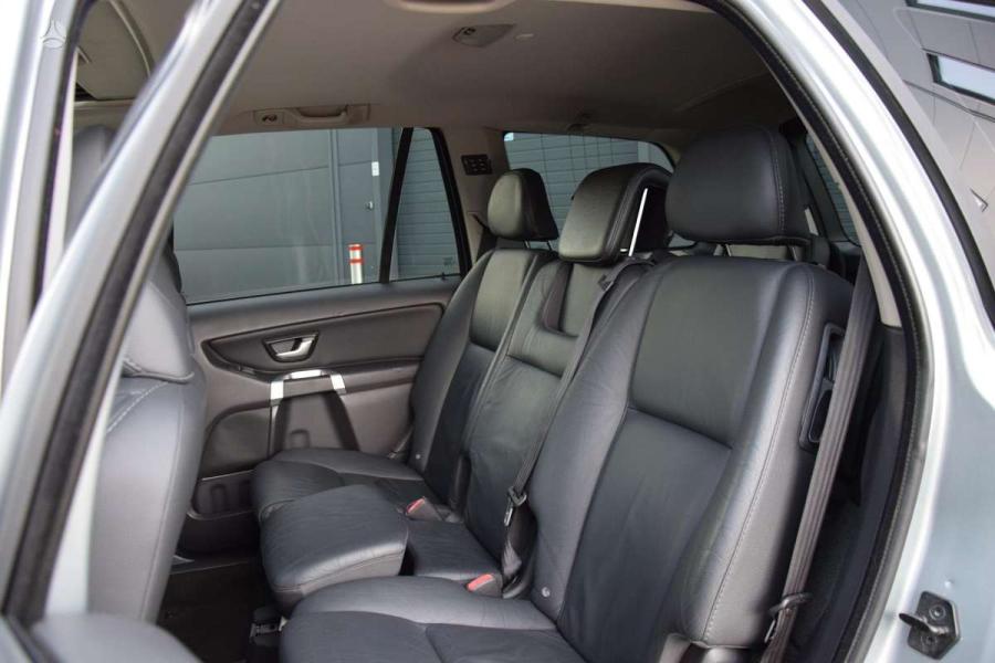 Pelēks Volvo XC90 2009 Viļņa, ar dzinēja tilpumu 2.40 L un nobraukumu 336 tūkst. km par 6999 €, foto 19 vietnē AUTOMOTO.COM.LV