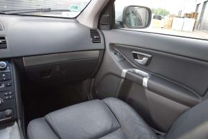 Pelēks Volvo XC90 2009 Viļņa, ar dzinēja tilpumu 2.40 L un nobraukumu 336 tūkst. km par 6999 €, foto 21 vietnē AUTOMOTO.COM.LV