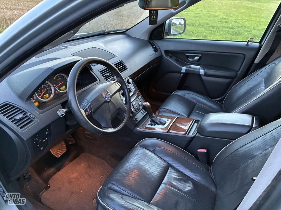 Grey Volvo XC90 2009 in Telschi, with an engine capacity of 4.40 L and mileage of 170 thousand km for 3500 €, photo 8 on AUTOMOTO.COM.LV
